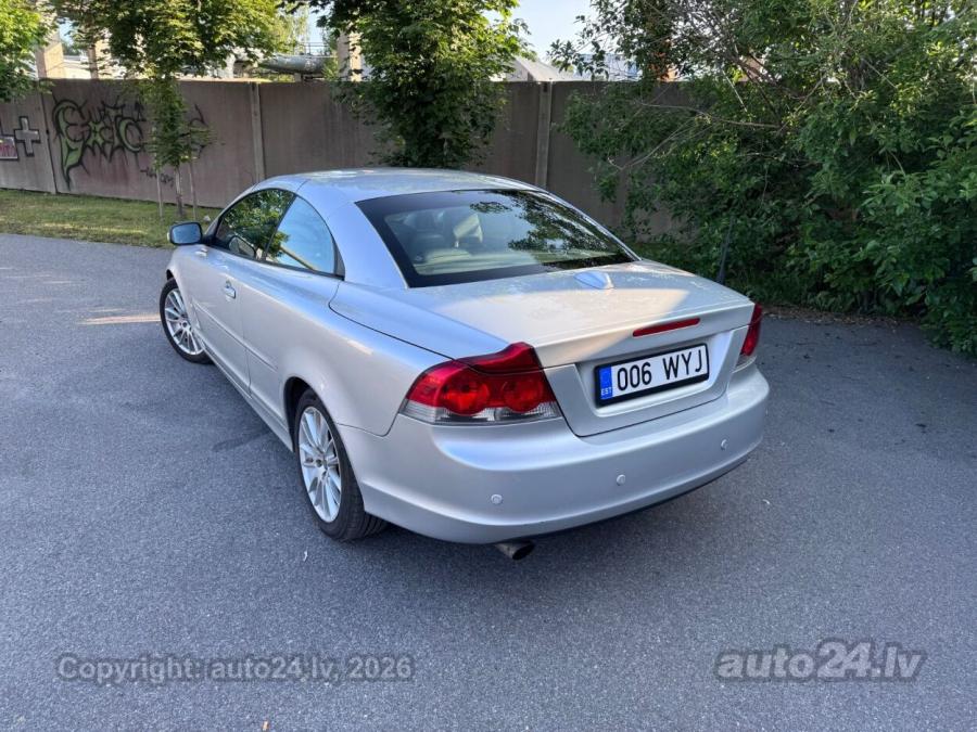 Pelēks Volvo C70 2008 Tallina, ar dzinēja tilpumu 2.40 L un nobraukumu 228 tūkst. km par 7000 €, foto 10 vietnē AUTOMOTO.COM.LV