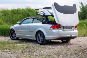 Grey Volvo C70 2008 in Riga, with an engine capacity of 2.00 L and mileage of 214 thousand km for 6495 €, photo 4 on AUTOMOTO.COM.LV