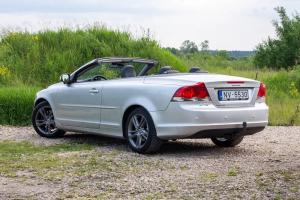 Grey Volvo C70 2008 in Riga, with an engine capacity of 2.00 L and mileage of 214 thousand km for 6495 €, photo 5 on AUTOMOTO.COM.LV