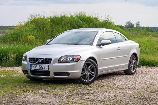 Pelēks Volvo C70 2008 Rīga, ar dzinēja tilpumu 2.00 L un nobraukumu 214 tūkst. km par 6495 €, foto 7 vietnē AUTOMOTO.COM.LV