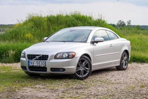 Grey Volvo C70 2008 in Riga, with an engine capacity of 2.00 L and mileage of 214 thousand km for 6495 €, photo 8 on AUTOMOTO.COM.LV