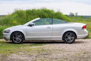 Grey Volvo C70 2008 in Riga, with an engine capacity of 2.00 L and mileage of 214 thousand km for 6495 €, photo 13 on AUTOMOTO.COM.LV