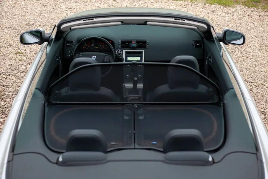 Grey Volvo C70 2008 in Riga, with an engine capacity of 2.00 L and mileage of 214 thousand km for 6495 €, photo 26 on AUTOMOTO.COM.LV