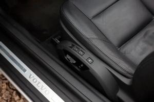 Grey Volvo C70 2008 in Riga, with an engine capacity of 2.00 L and mileage of 214 thousand km for 6495 €, photo 31 on AUTOMOTO.COM.LV