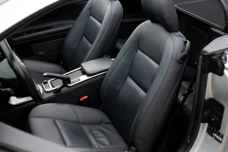 Grey Volvo C70 2008 in Riga, with an engine capacity of 2.00 L and mileage of 214 thousand km for 6495 €, photo 32 on AUTOMOTO.COM.LV