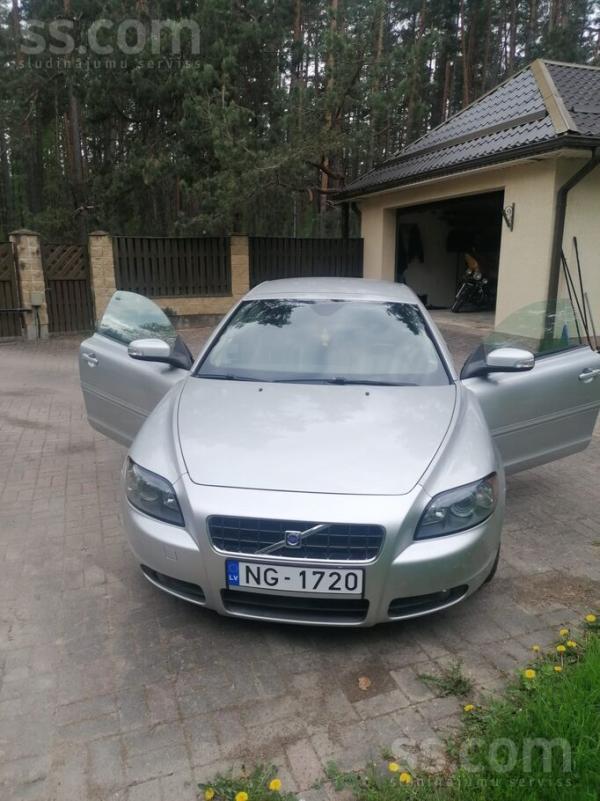 Volvo C70 2008 Daugavpils vietnē Pelēks Volvo C70 2008 Daugavpils, ar dzinēja tilpumu 2.00 L un nobraukumu 230 tūkst. km par 2350 €, foto 1 vietnē AUTOMOTO.COM.LV