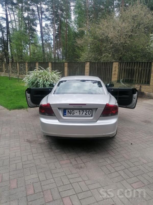 Volvo C70 2008 Daugavpils vietnē Pelēks Volvo C70 2008 Daugavpils, ar dzinēja tilpumu 2.00 L un nobraukumu 230 tūkst. km par 2350 €, foto 4 vietnē AUTOMOTO.COM.LV