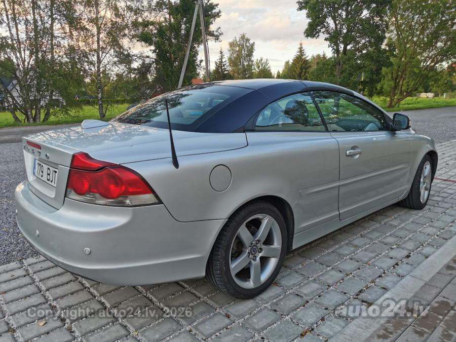Pelēks Volvo C70 2010 Tallina, ar dzinēja tilpumu 2.00 L un nobraukumu 165 tūkst. km par 8390 €, foto 7 vietnē AUTOMOTO.COM.LV