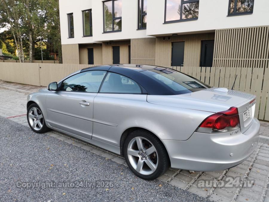 Pelēks Volvo C70 2010 Tallina, ar dzinēja tilpumu 2.00 L un nobraukumu 165 tūkst. km par 8390 €, foto 8 vietnē AUTOMOTO.COM.LV