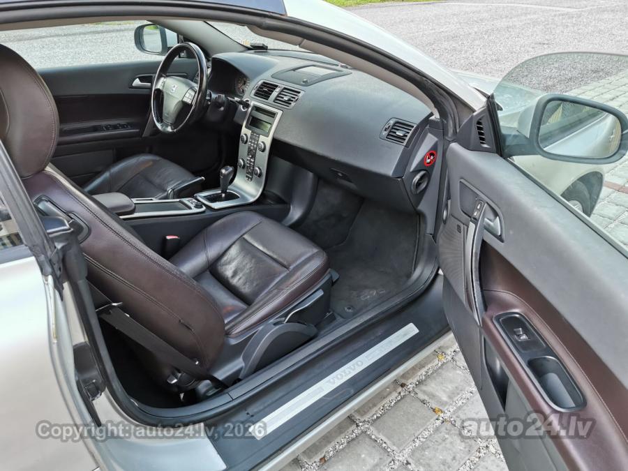 Pelēks Volvo C70 2010 Tallina, ar dzinēja tilpumu 2.00 L un nobraukumu 165 tūkst. km par 8390 €, foto 11 vietnē AUTOMOTO.COM.LV