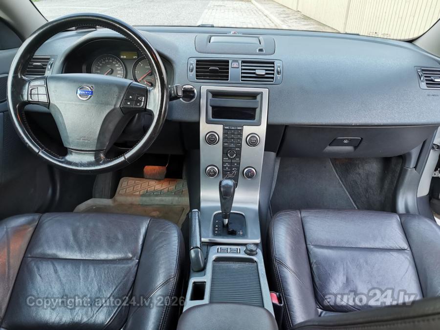 Pelēks Volvo C70 2010 Tallina, ar dzinēja tilpumu 2.00 L un nobraukumu 165 tūkst. km par 8390 €, foto 12 vietnē AUTOMOTO.COM.LV