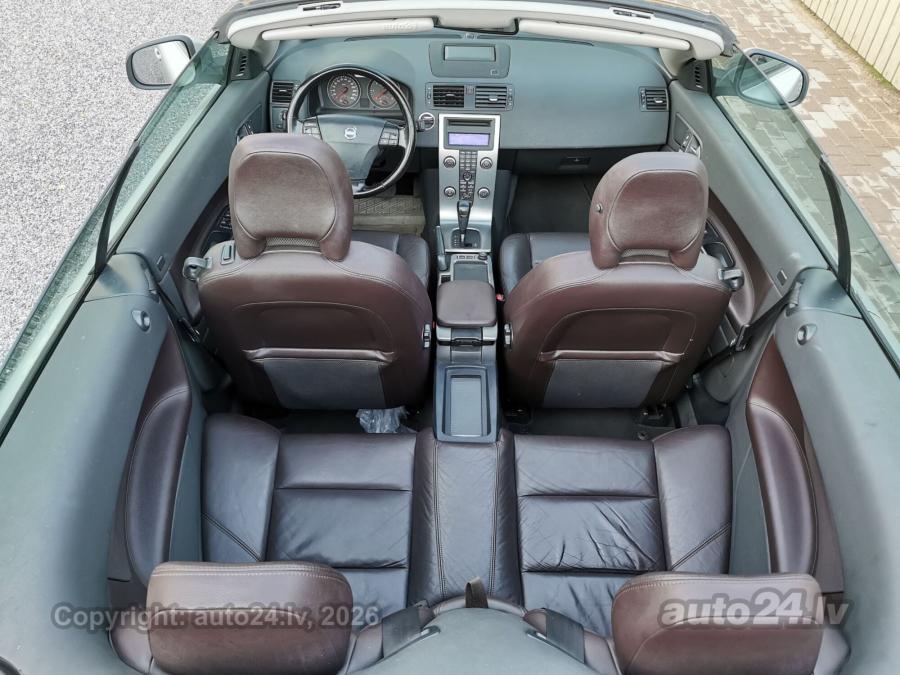 Pelēks Volvo C70 2010 Tallina, ar dzinēja tilpumu 2.00 L un nobraukumu 165 tūkst. km par 8390 €, foto 14 vietnē AUTOMOTO.COM.LV