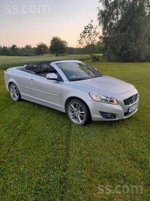 Pelēks Volvo C70 2010 Rīga, ar dzinēja tilpumu 2.00 L un nobraukumu 0 tūkst. km par 8499 €, foto  vietnē AUTOMOTO.COM.LV