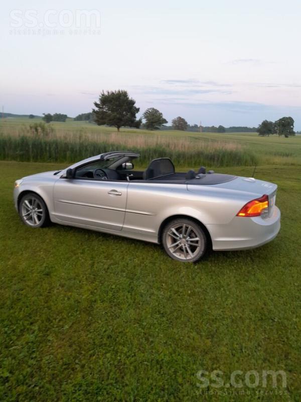 Pelēks Volvo C70 2010 Rīga, ar dzinēja tilpumu 2.00 L un nobraukumu 0 tūkst. km par 8499 €, foto 2 vietnē AUTOMOTO.COM.LV