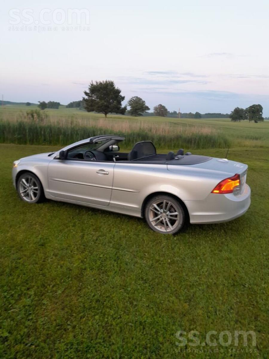 Pelēks Volvo C70 2010 Rīga, ar dzinēja tilpumu 2.00 L un nobraukumu 0 tūkst. km par 8499 €, foto 3 vietnē AUTOMOTO.COM.LV