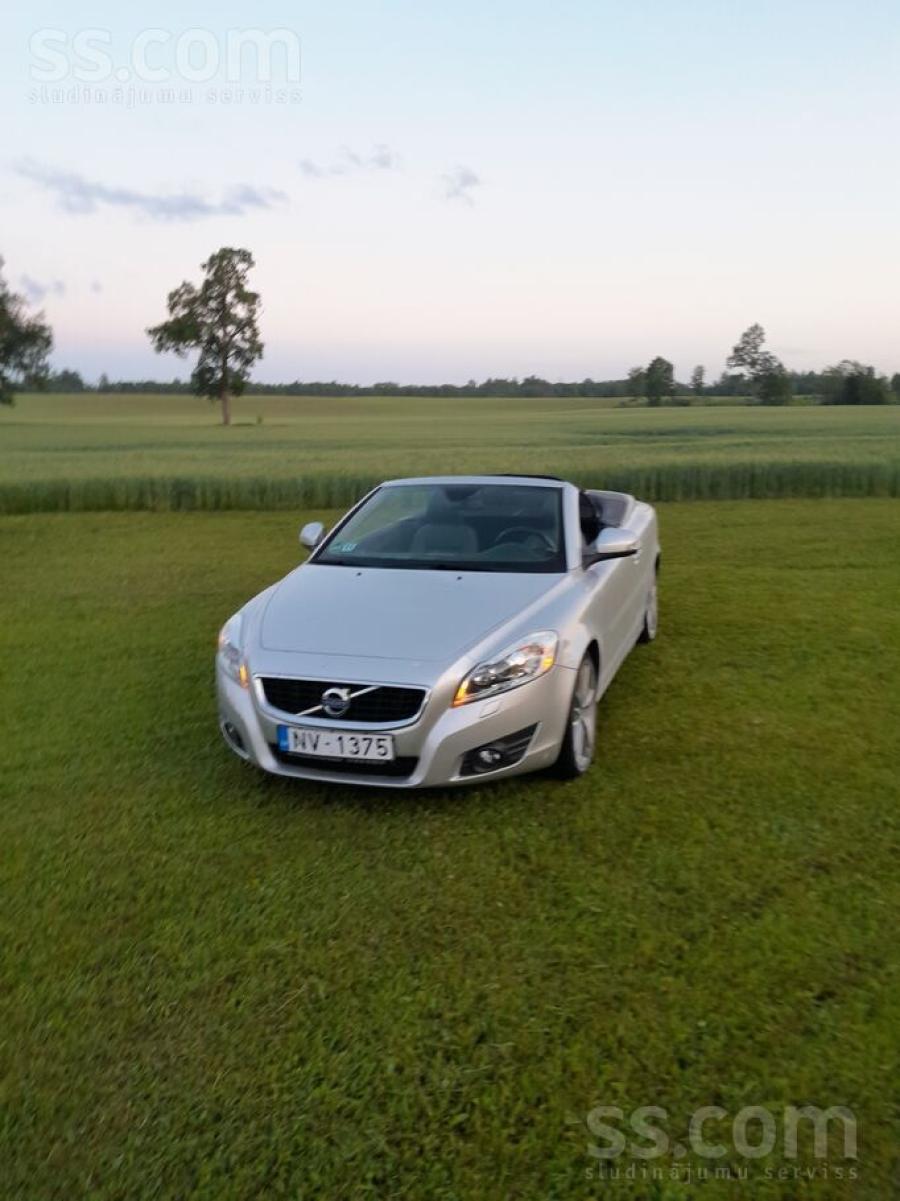 Pelēks Volvo C70 2010 Rīga, ar dzinēja tilpumu 2.00 L un nobraukumu 0 tūkst. km par 8499 €, foto 4 vietnē AUTOMOTO.COM.LV