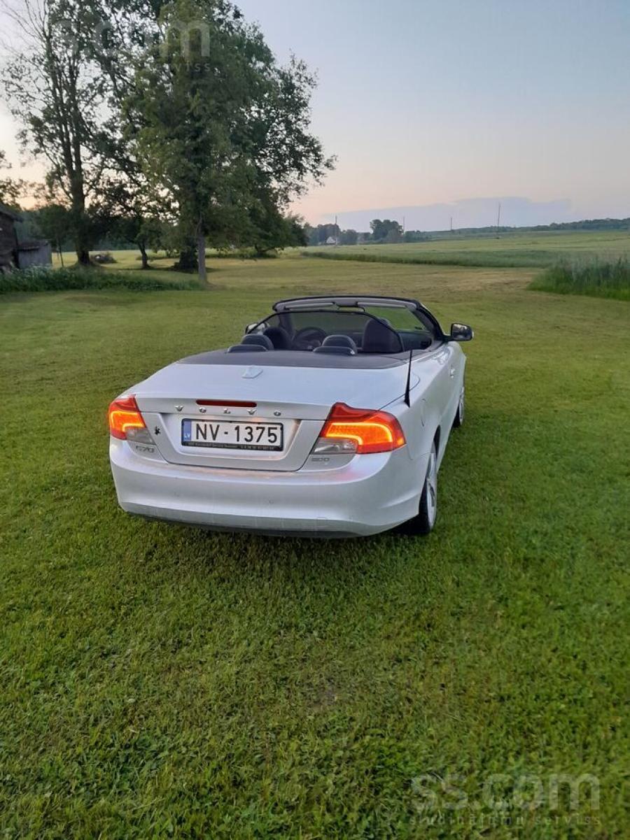 Pelēks Volvo C70 2010 Rīga, ar dzinēja tilpumu 2.00 L un nobraukumu 0 tūkst. km par 8499 €, foto 5 vietnē AUTOMOTO.COM.LV