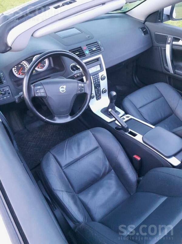 Pelēks Volvo C70 2010 Rīga, ar dzinēja tilpumu 2.00 L un nobraukumu 0 tūkst. km par 8499 €, foto 7 vietnē AUTOMOTO.COM.LV