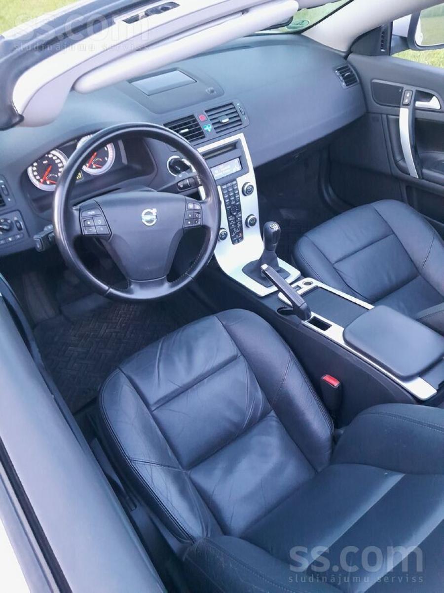 Pelēks Volvo C70 2010 Rīga, ar dzinēja tilpumu 2.00 L un nobraukumu 0 tūkst. km par 8499 €, foto 9 vietnē AUTOMOTO.COM.LV