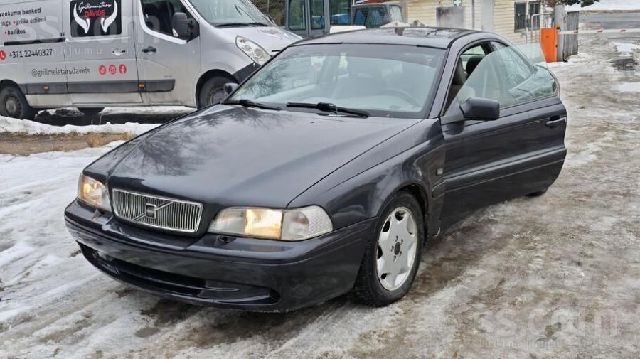 Grey Volvo C70 1998 in Riga, with an engine capacity of 2.30 L and mileage of 227 thousand km for 1950 €, photo 3 on AUTOMOTO.COM.LV