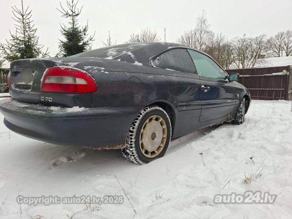 Grey Volvo C70 1999 in Tallinn, with an engine capacity of 2.40 L and mileage of 0 thousand km for 1200 €, photo 4 on AUTOMOTO.COM.LV