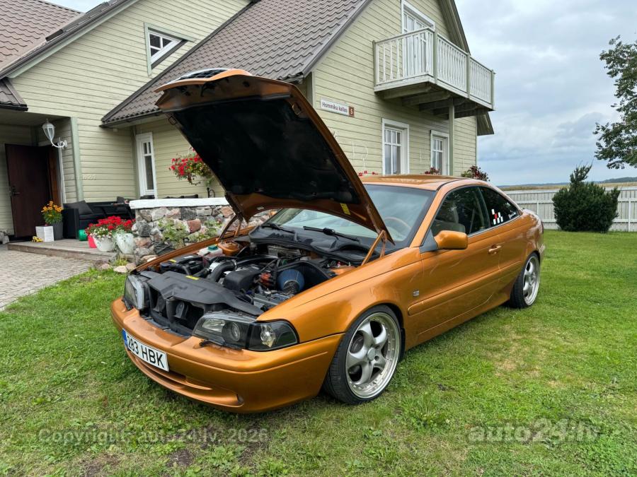 Oranžs Volvo C70 1997 Tallina, ar dzinēja tilpumu 2.30 L un nobraukumu 343 tūkst. km par 4300 €, foto 7 vietnē AUTOMOTO.COM.LV