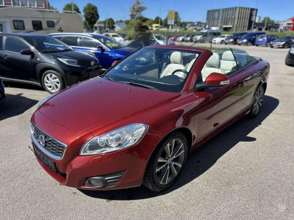 Sarkans Volvo C70 2011 Klaipėda, ar dzinēja tilpumu 1.98 L un nobraukumu 268 tūkst. km par 5950 €, foto 1 vietnē AUTOMOTO.COM.LV