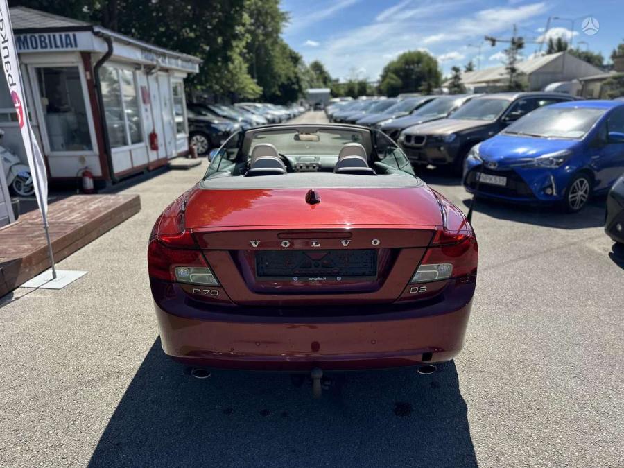 Sarkans Volvo C70 2011 Klaipėda, ar dzinēja tilpumu 1.98 L un nobraukumu 268 tūkst. km par 5950 €, foto 4 vietnē AUTOMOTO.COM.LV