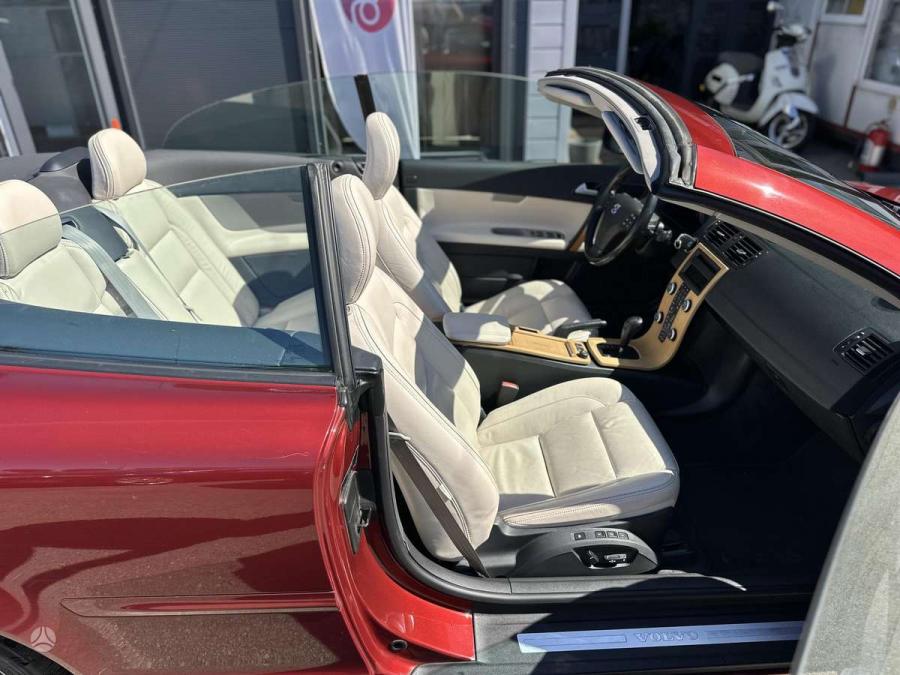 Sarkans Volvo C70 2011 Klaipėda, ar dzinēja tilpumu 1.98 L un nobraukumu 268 tūkst. km par 5950 €, foto 11 vietnē AUTOMOTO.COM.LV