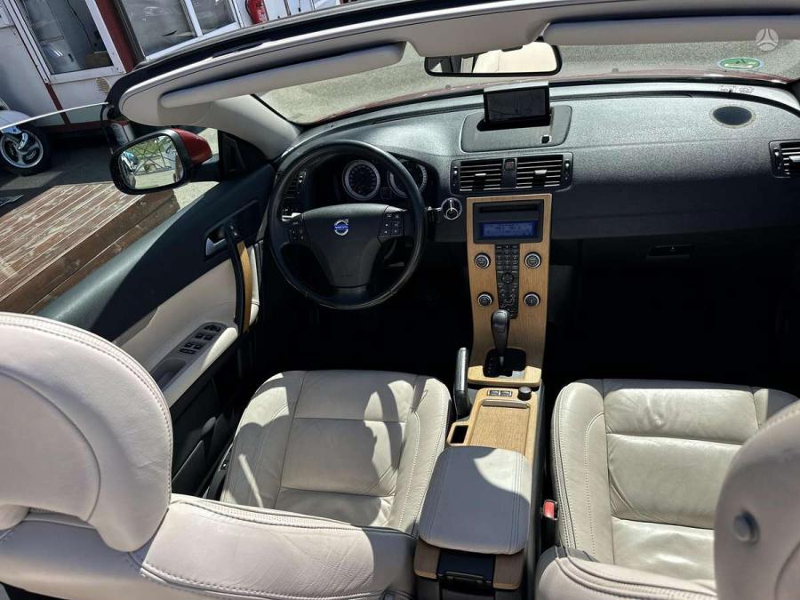 Sarkans Volvo C70 2011 Klaipėda, ar dzinēja tilpumu 1.98 L un nobraukumu 268 tūkst. km par 5950 €, foto 13 vietnē AUTOMOTO.COM.LV