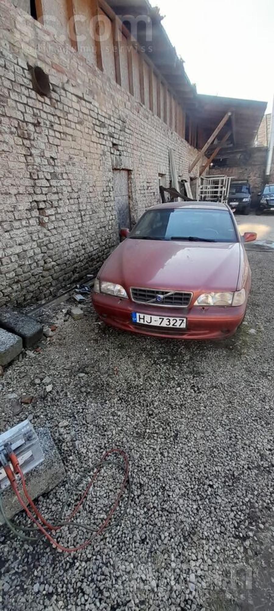 Sarkans Volvo C70 1997 Rīga, ar dzinēja tilpumu 2.30 L un nobraukumu 270 tūkst. km par 4500 €, foto 1 vietnē AUTOMOTO.COM.LV