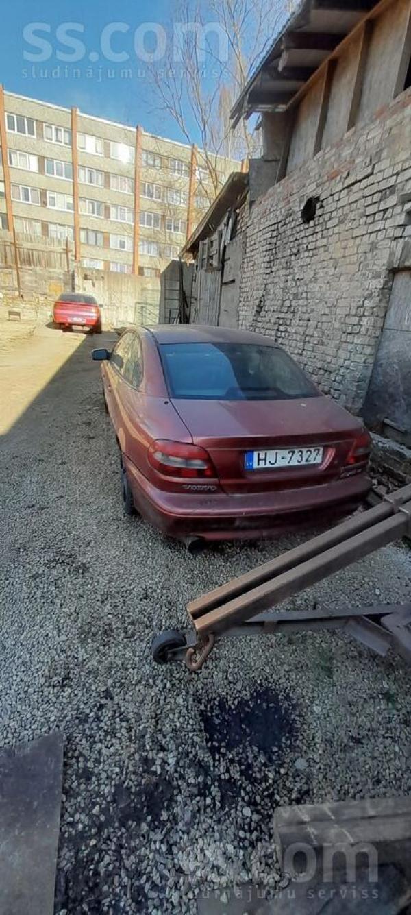 Sarkans Volvo C70 1997 Rīga, ar dzinēja tilpumu 2.30 L un nobraukumu 270 tūkst. km par 4500 €, foto 2 vietnē AUTOMOTO.COM.LV
