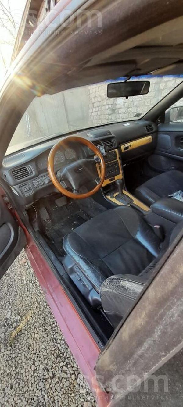 Sarkans Volvo C70 1997 Rīga, ar dzinēja tilpumu 2.30 L un nobraukumu 270 tūkst. km par 4500 €, foto 3 vietnē AUTOMOTO.COM.LV