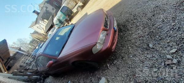Sarkans Volvo C70 1997 Rīga, ar dzinēja tilpumu 2.30 L un nobraukumu 270 tūkst. km par 4500 €, foto 7 vietnē AUTOMOTO.COM.LV
