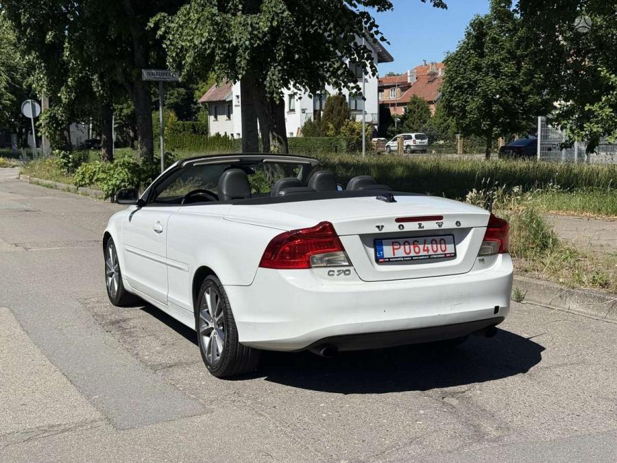 Balts Volvo C70 2011 Klaipėda, ar dzinēja tilpumu 2.50 L un nobraukumu 150 tūkst. km par 3900 €, foto 3 vietnē AUTOMOTO.COM.LV