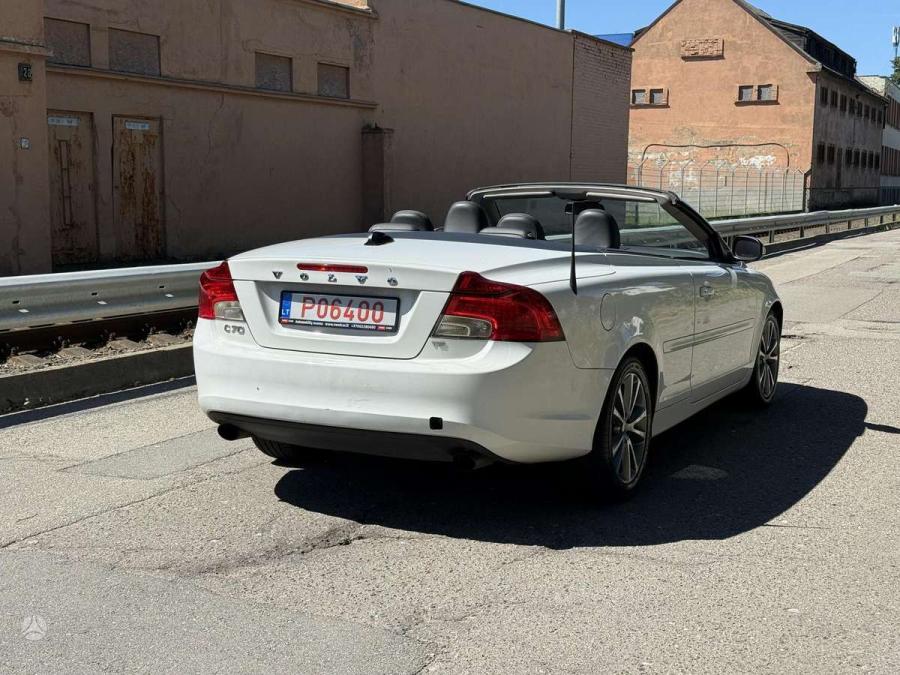 Balts Volvo C70 2011 Klaipėda, ar dzinēja tilpumu 2.50 L un nobraukumu 150 tūkst. km par 3900 €, foto 4 vietnē AUTOMOTO.COM.LV