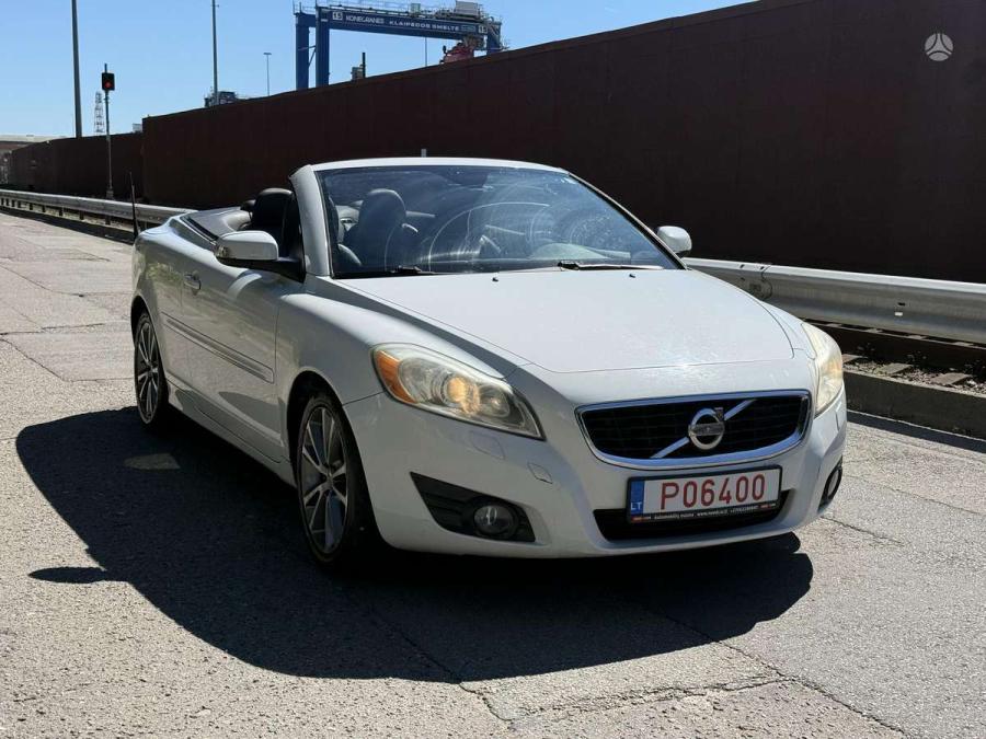 Balts Volvo C70 2011 Klaipėda, ar dzinēja tilpumu 2.50 L un nobraukumu 150 tūkst. km par 3900 €, foto 5 vietnē AUTOMOTO.COM.LV
