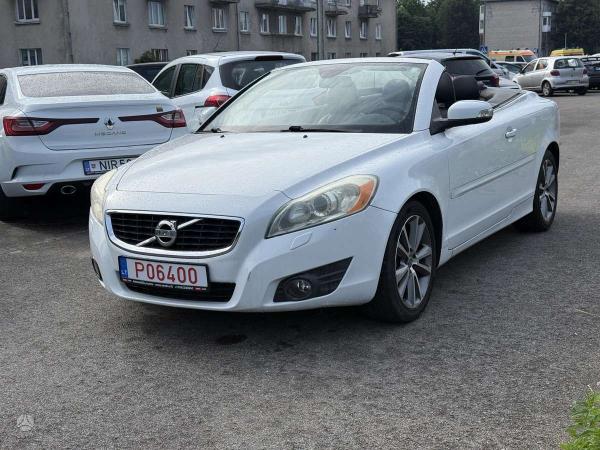 White Volvo C70 2011 in Klaipeda, with an engine capacity of 2.50 L and mileage of 240 thousand km for 3800 €, photo 1 on AUTOMOTO.COM.LV