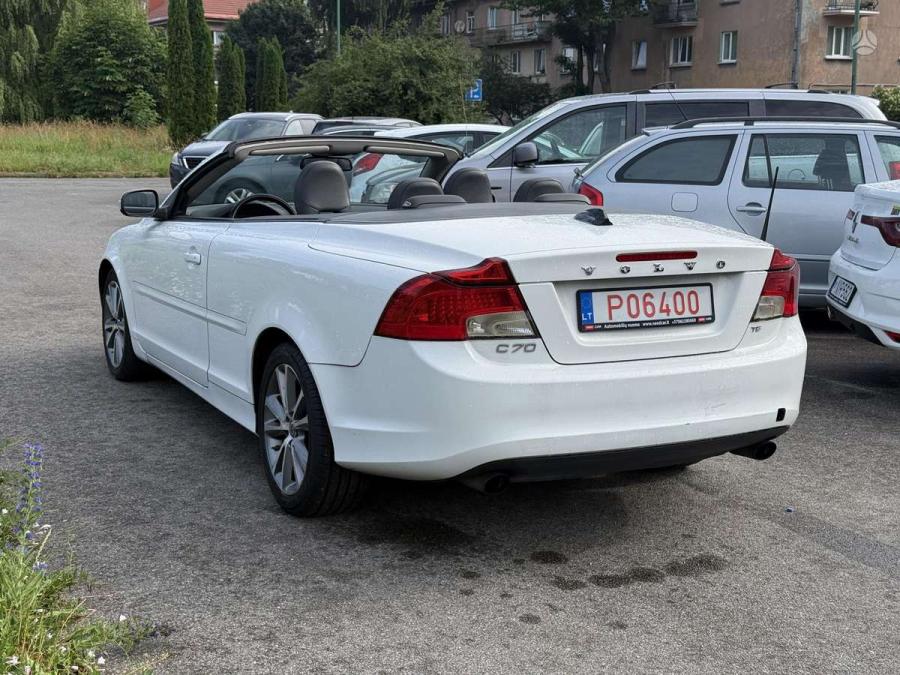 Balts Volvo C70 2011 Klaipėda, ar dzinēja tilpumu 2.50 L un nobraukumu 240 tūkst. km par 3800 €, foto 3 vietnē AUTOMOTO.COM.LV