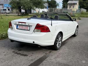 Balts Volvo C70 2011 Klaipėda, ar dzinēja tilpumu 2.50 L un nobraukumu 240 tūkst. km par 3800 €, foto 4 vietnē AUTOMOTO.COM.LV