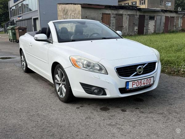 White Volvo C70 2011 in Klaipeda, with an engine capacity of 2.50 L and mileage of 240 thousand km for 3800 €, photo 4 on AUTOMOTO.COM.LV
