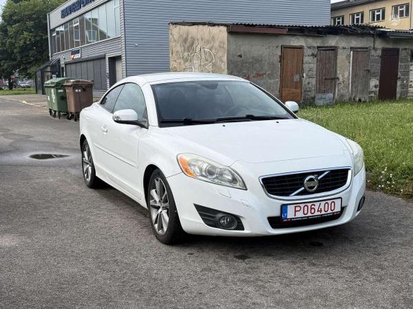 White Volvo C70 2011 in Klaipeda, with an engine capacity of 2.50 L and mileage of 240 thousand km for 3800 €, photo 5 on AUTOMOTO.COM.LV
