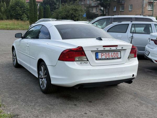 White Volvo C70 2011 in Klaipeda, with an engine capacity of 2.50 L and mileage of 240 thousand km for 3800 €, photo 7 on AUTOMOTO.COM.LV