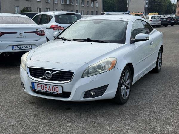 White Volvo C70 2011 in Klaipeda, with an engine capacity of 2.50 L and mileage of 240 thousand km for 3800 €, photo 8 on AUTOMOTO.COM.LV