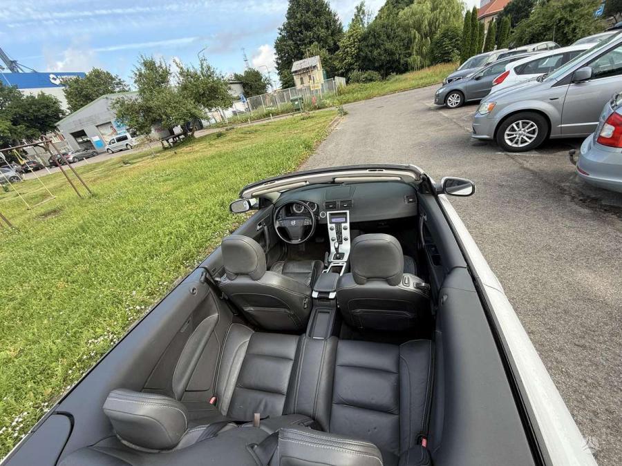 Balts Volvo C70 2011 Klaipėda, ar dzinēja tilpumu 2.50 L un nobraukumu 240 tūkst. km par 3800 €, foto 12 vietnē AUTOMOTO.COM.LV