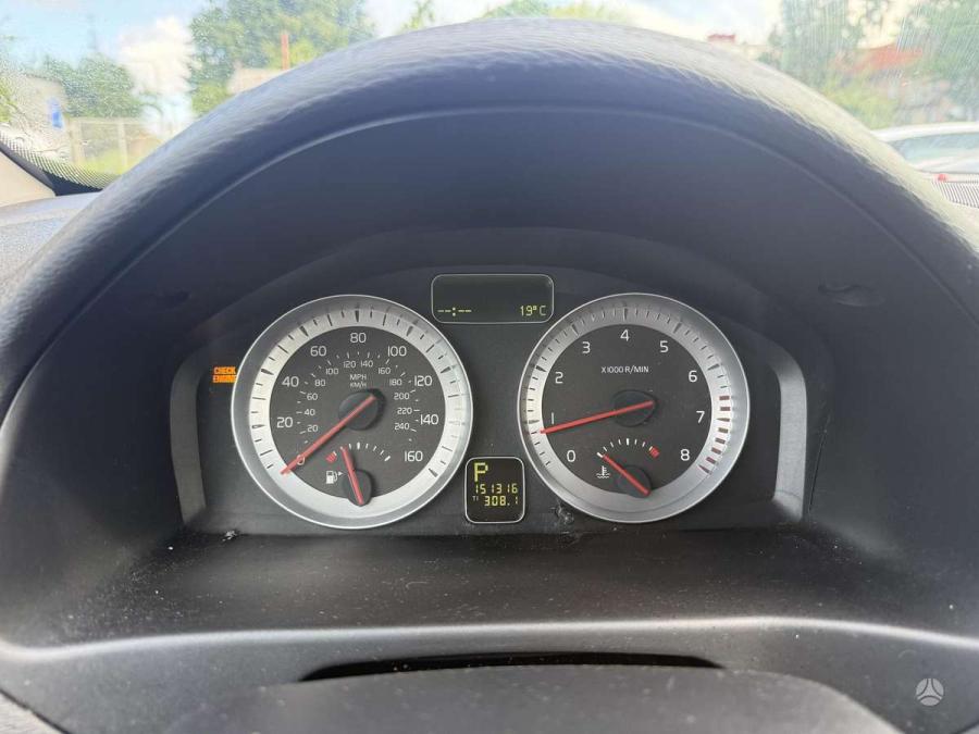 Balts Volvo C70 2011 Klaipėda, ar dzinēja tilpumu 2.50 L un nobraukumu 240 tūkst. km par 3800 €, foto 13 vietnē AUTOMOTO.COM.LV