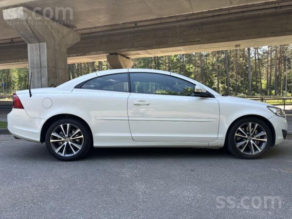 Balts Volvo C70 2012 Rīga, ar dzinēja tilpumu 2.00 L un nobraukumu 254 tūkst. km par 6790 €, foto 2 vietnē AUTOMOTO.COM.LV