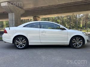 Balts Volvo C70 2012 Rīga, ar dzinēja tilpumu 2.00 L un nobraukumu 254 tūkst. km par 6790 €, foto 3 vietnē AUTOMOTO.COM.LV