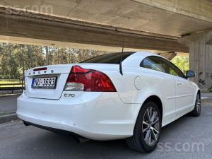 Balts Volvo C70 2012 Rīga, ar dzinēja tilpumu 2.00 L un nobraukumu 254 tūkst. km par 6790 €, foto 4 vietnē AUTOMOTO.COM.LV