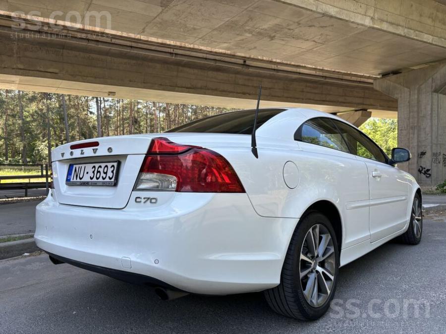 Balts Volvo C70 2012 Rīga, ar dzinēja tilpumu 2.00 L un nobraukumu 254 tūkst. km par 6790 €, foto 4 vietnē AUTOMOTO.COM.LV
